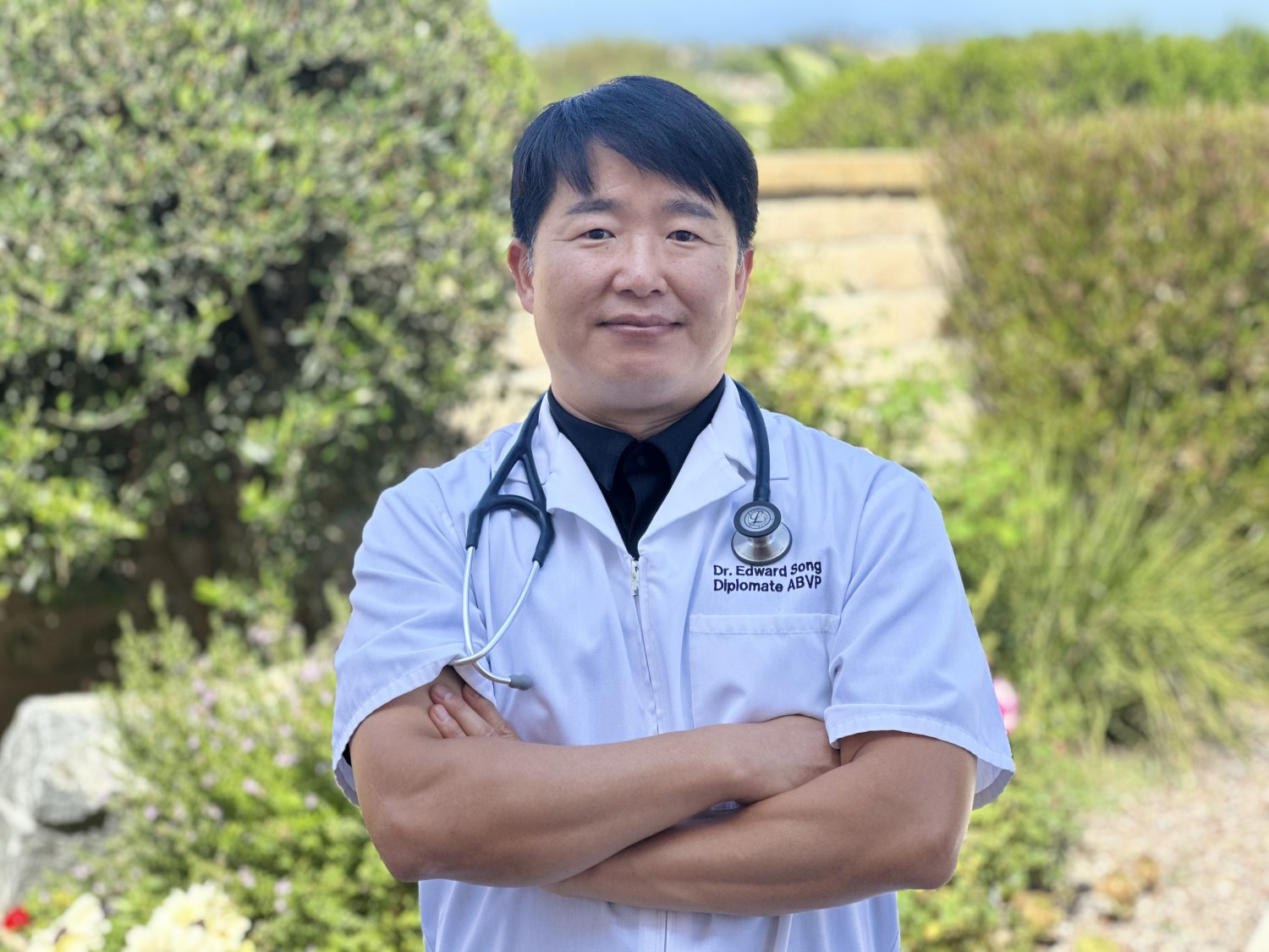 OC-LA Mobile Surgery - Dr. Song's Biography